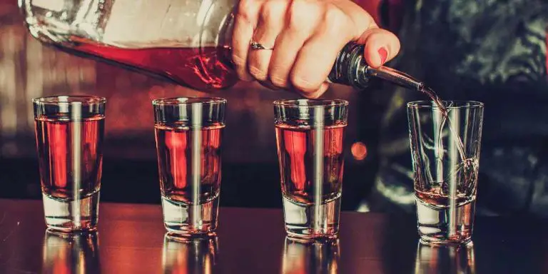 How to Be a Better Bartender (10 Useful Tips) - Bartender Training